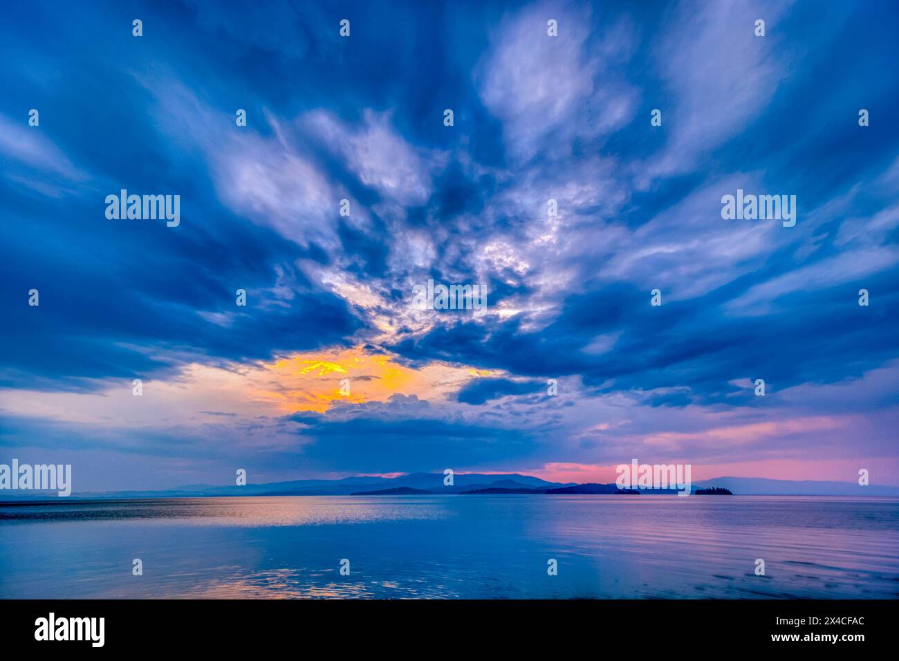 Flathead lake sunset hi-res stock photography and images - Alamy