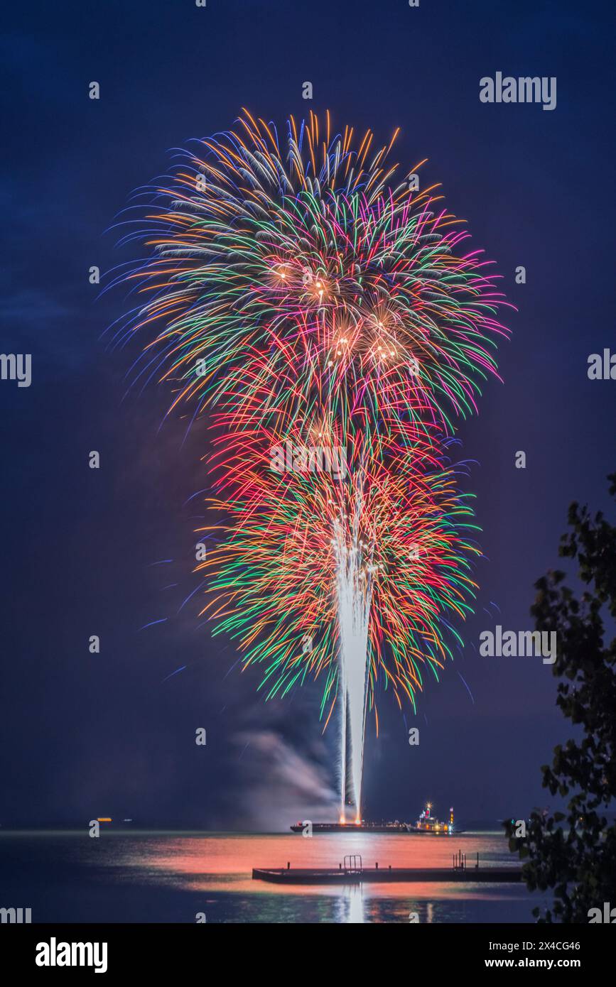USA, Ohio, Lakeside. 4th of July fireworks Stock Photo - Alamy
