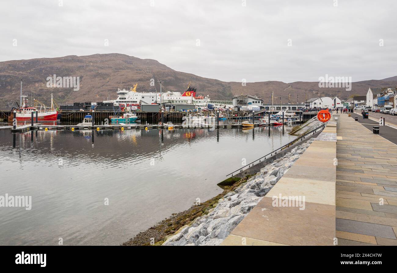 Safe ships hi-res stock photography and images - Alamy