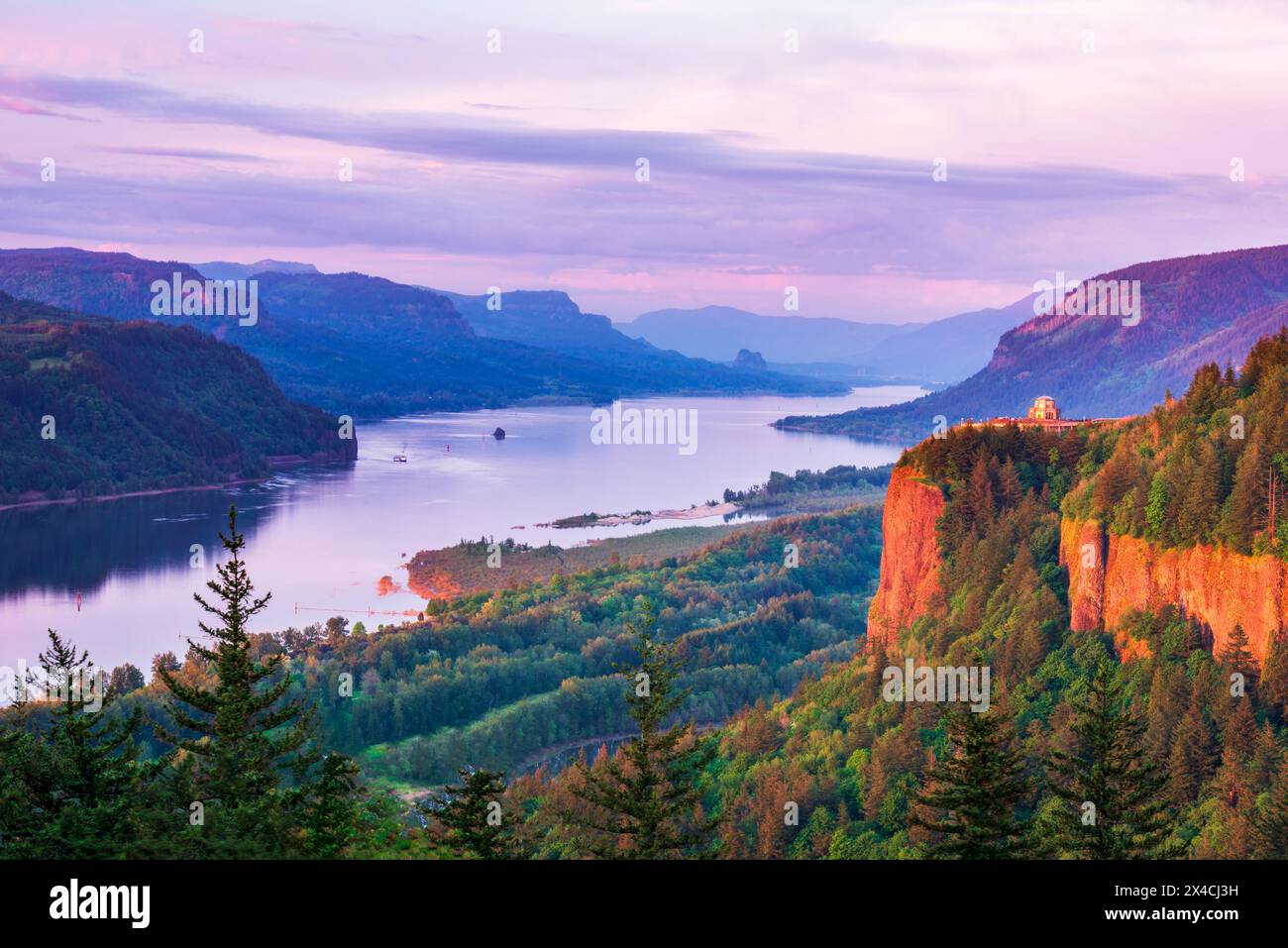 Evening light on the Columbia River and Crown Point Vista House ...