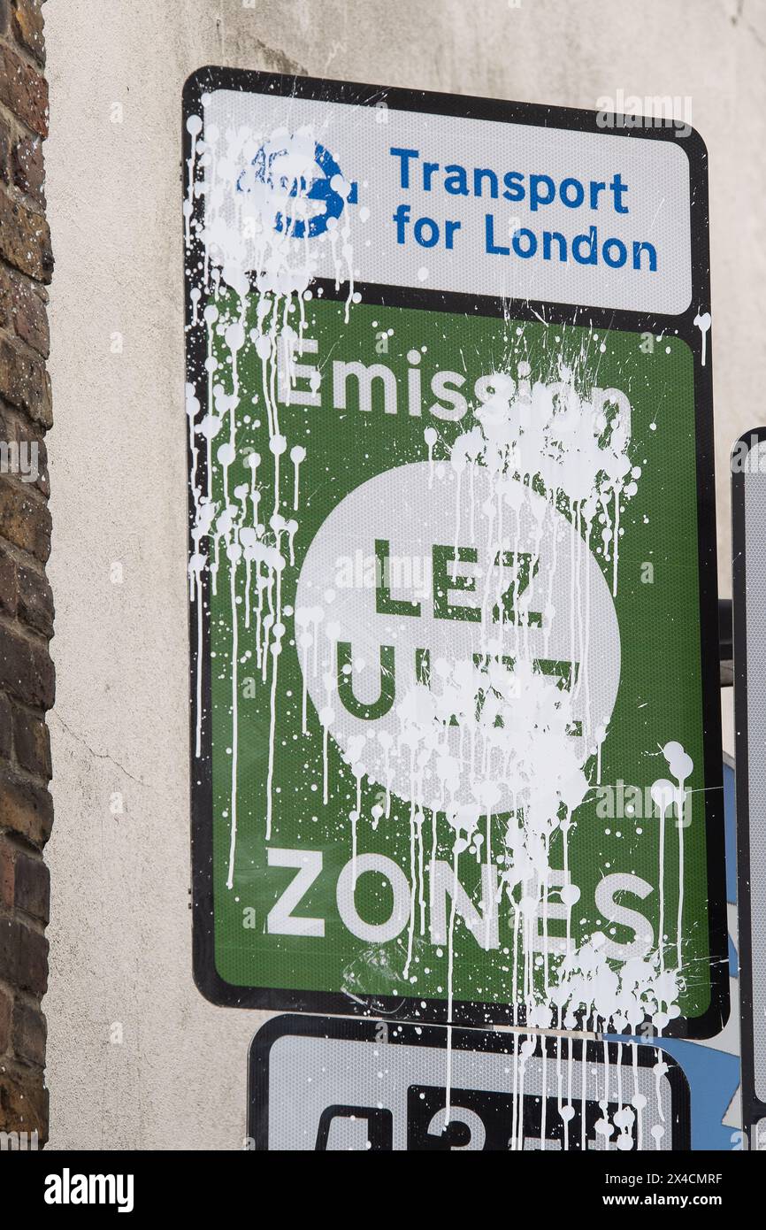 Ulez tfl camera hi-res stock photography and images - Alamy