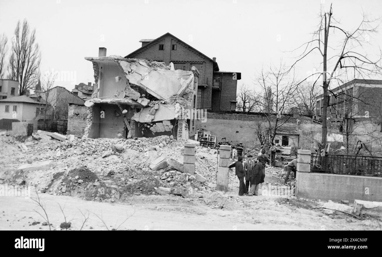 Bucharest, Socialist Republic of Romania, 1981. Lazureanu Street in the ...