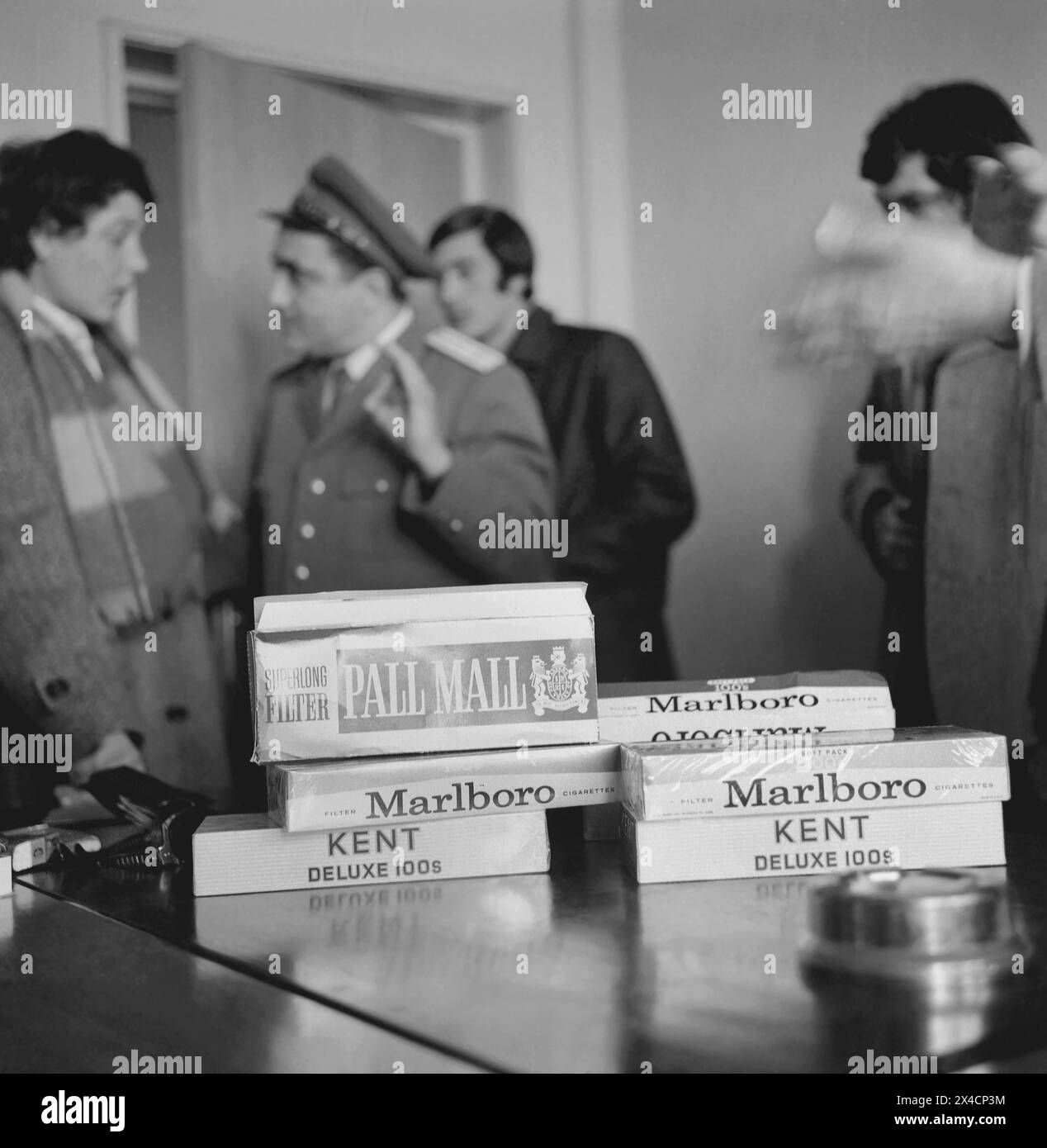 Kent cigarettes hi-res stock photography and images - Alamy
