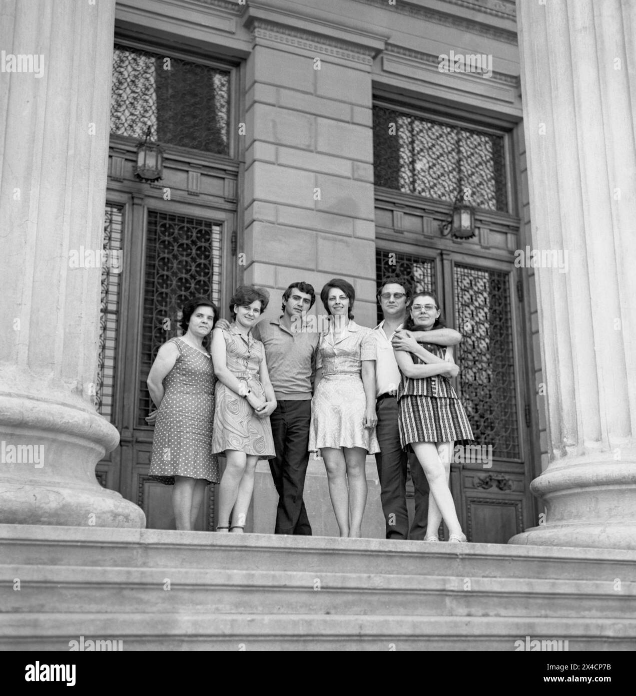 Group 1970s seventies 70s hi-res stock photography and images - Alamy