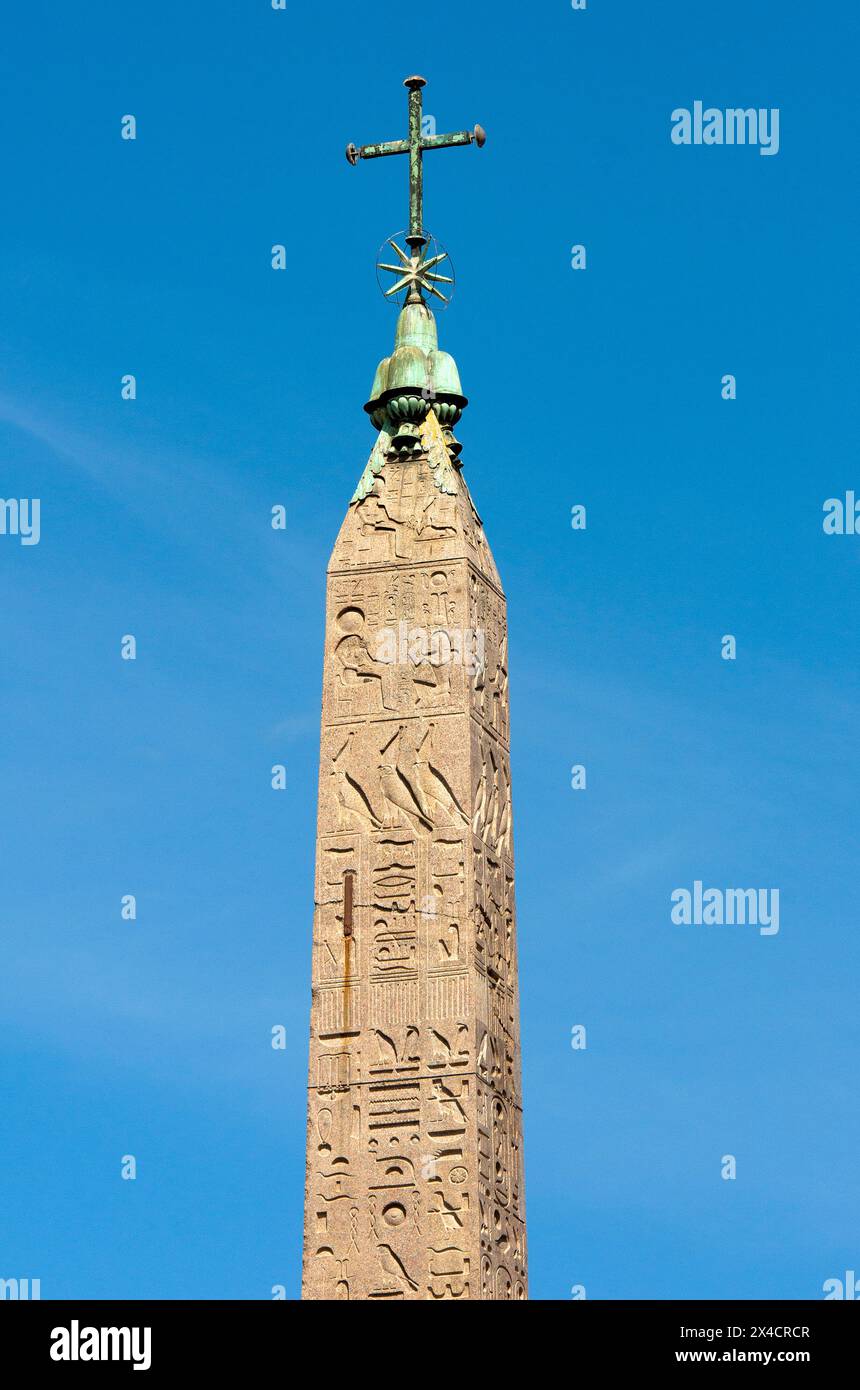 Egyptian obelisks monuments hi-res stock photography and images - Alamy