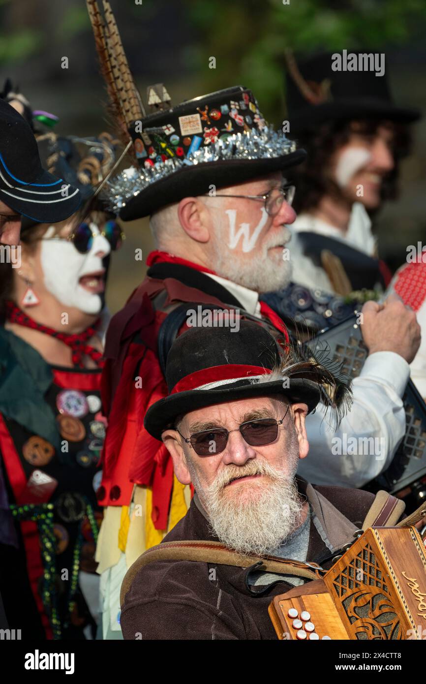 Morris dancing around a Maypole Stock Photo - Alamy