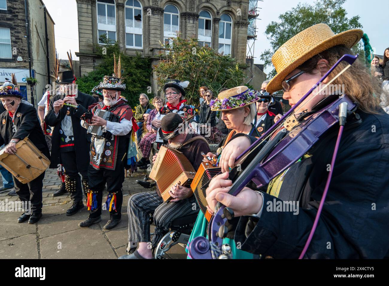 Morris dancing around a Maypole Stock Photo - Alamy