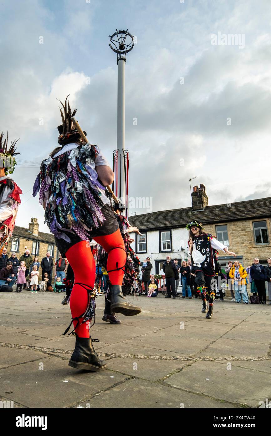 Morris dancing around a Maypole Stock Photo - Alamy