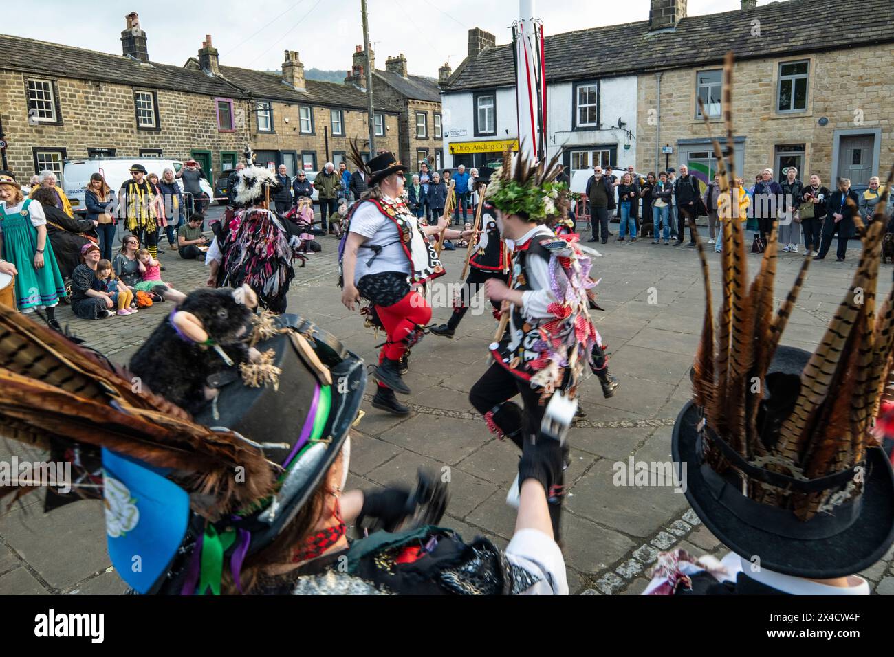 Morris dancing around a Maypole Stock Photo - Alamy