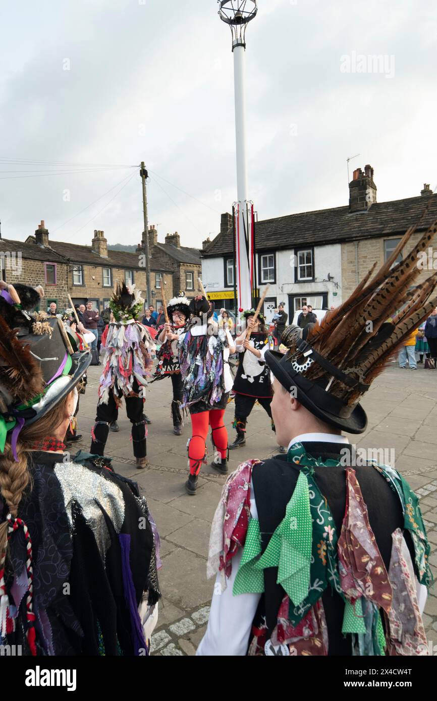 Dancing around the maypole hi-res stock photography and images - Alamy