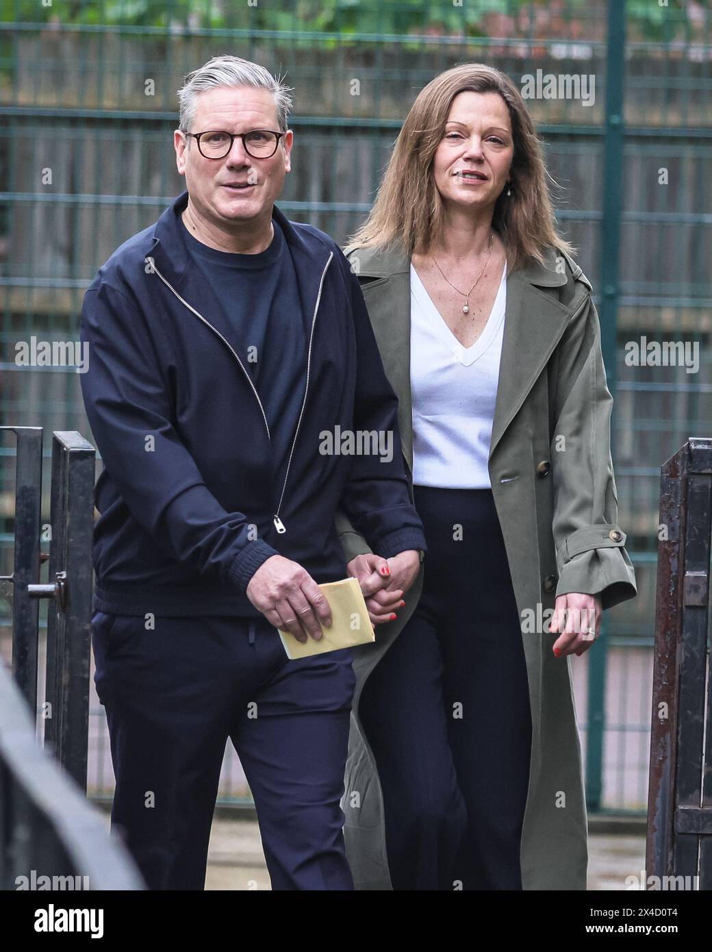 Keir starmer and his wife victoria hi-res stock photography and images ...