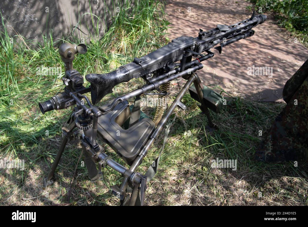 Maschinengewehr MG 3 auf Lafette, allgemein, feature, Randmotiv ...