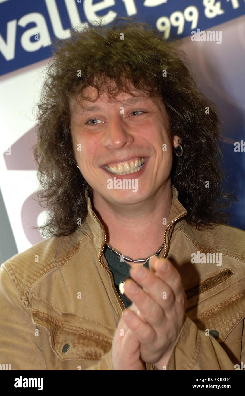 Drummer stuart cable hi-res stock photography and images - Alamy