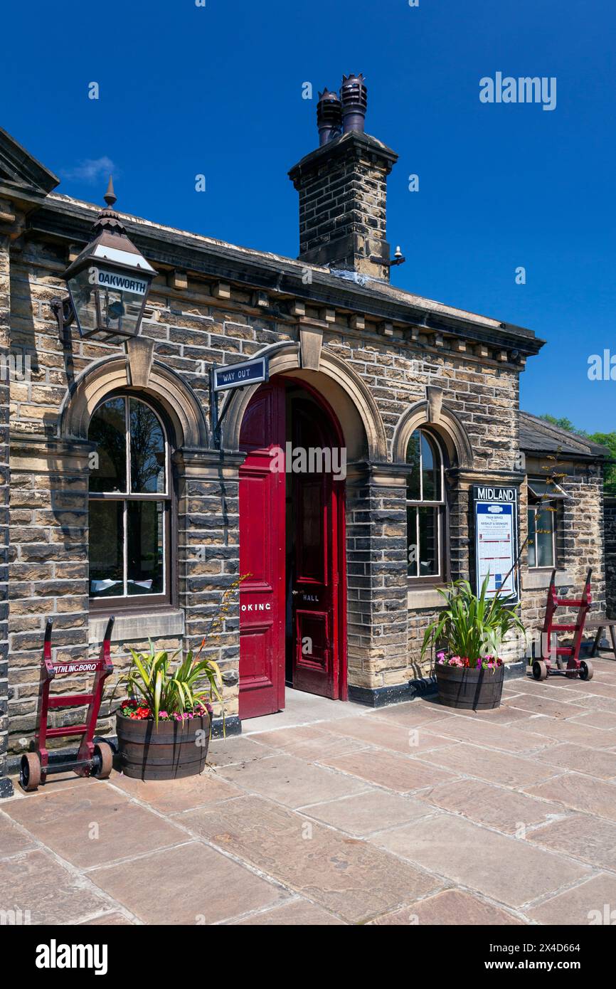 The keighley and worth valley railway hi-res stock photography and ...