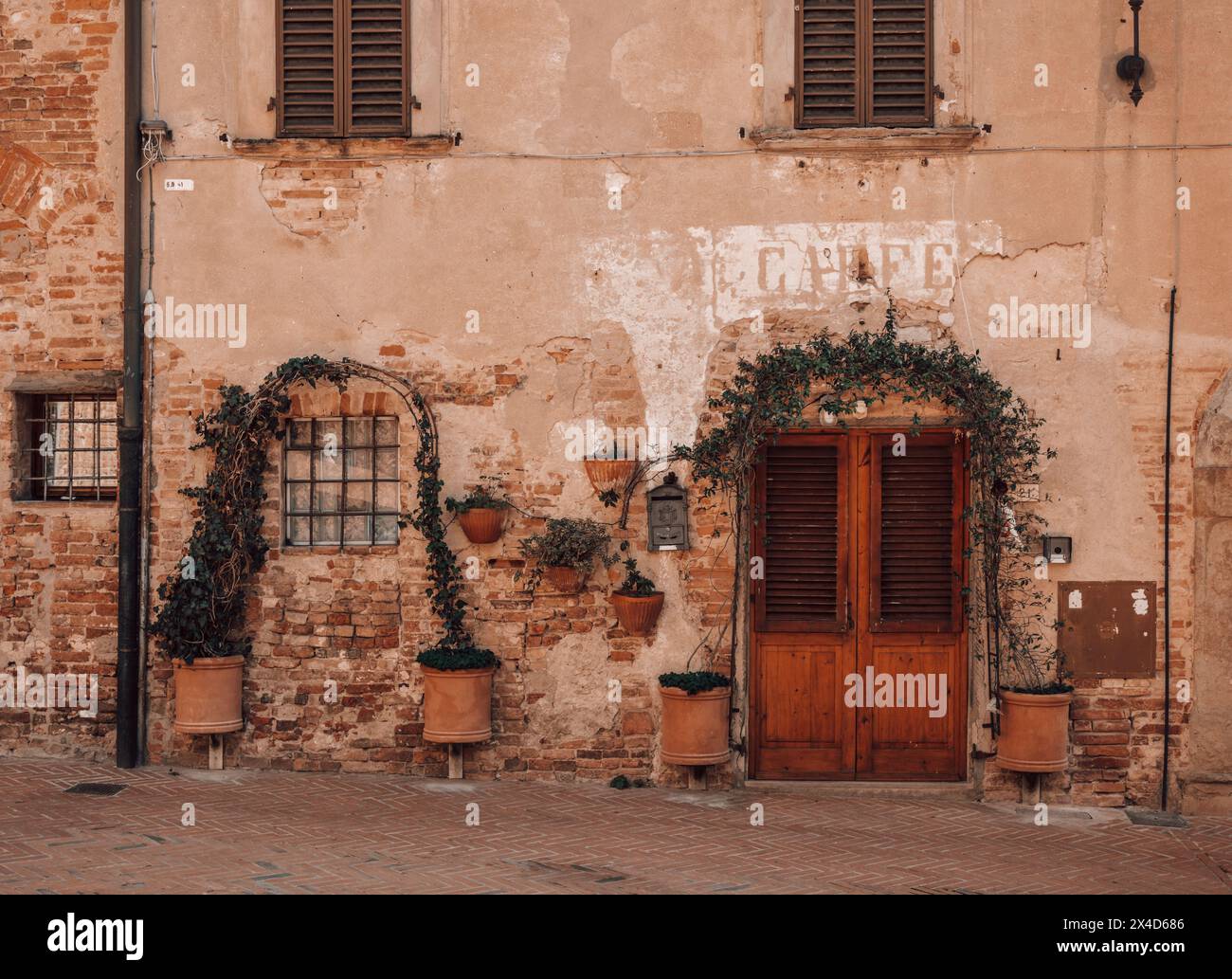 Classic street scene in Cetaldo Alto - Old Town - in Tuscany, Italy ...