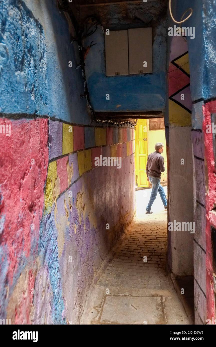 Colorful alleyways hi-res stock photography and images - Alamy