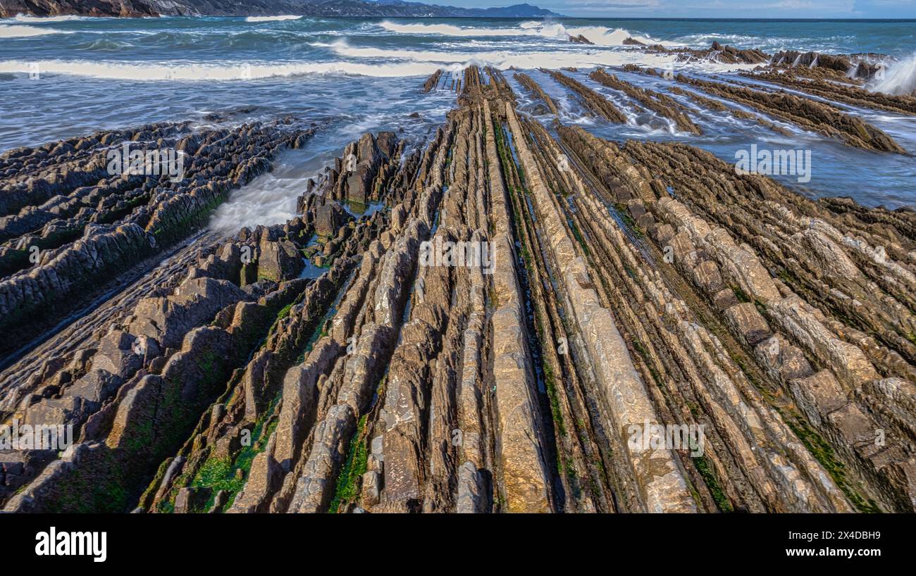 Flysch formation at Zumaia Itzurun beach Stock Photo - Alamy