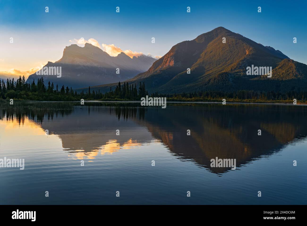 Sunrise vermilion lake banff hi-res stock photography and images - Alamy