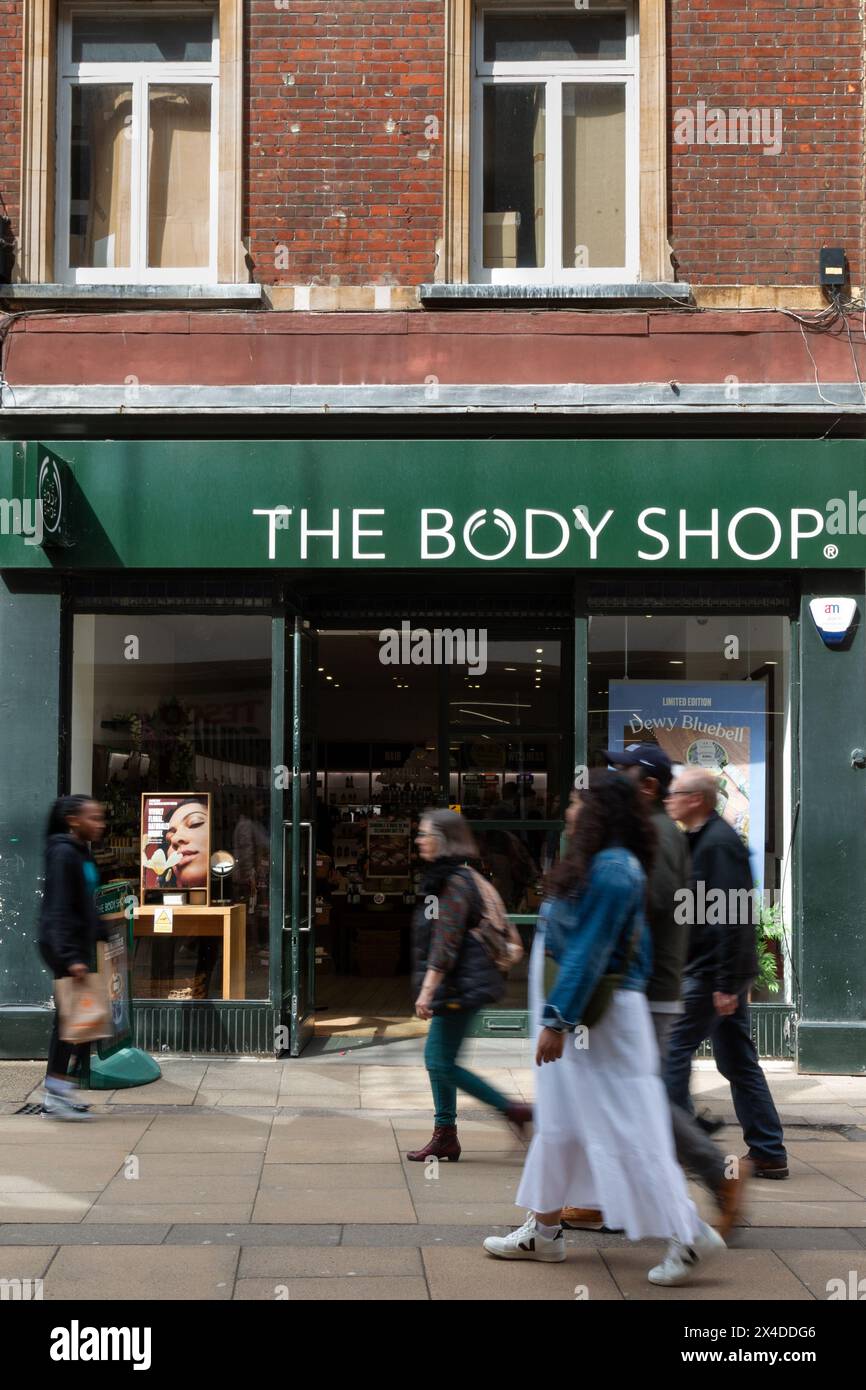 Exterior view of The Body Shop, Petty Cury, Cambridge, England, UK ...