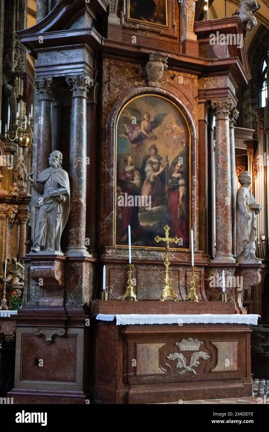 Vienna, Austria. Church interior, religious sculpture Stock Photo - Alamy