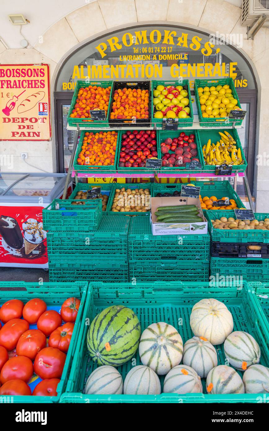 Fruit vegetable shop france hi-res stock photography and images - Alamy