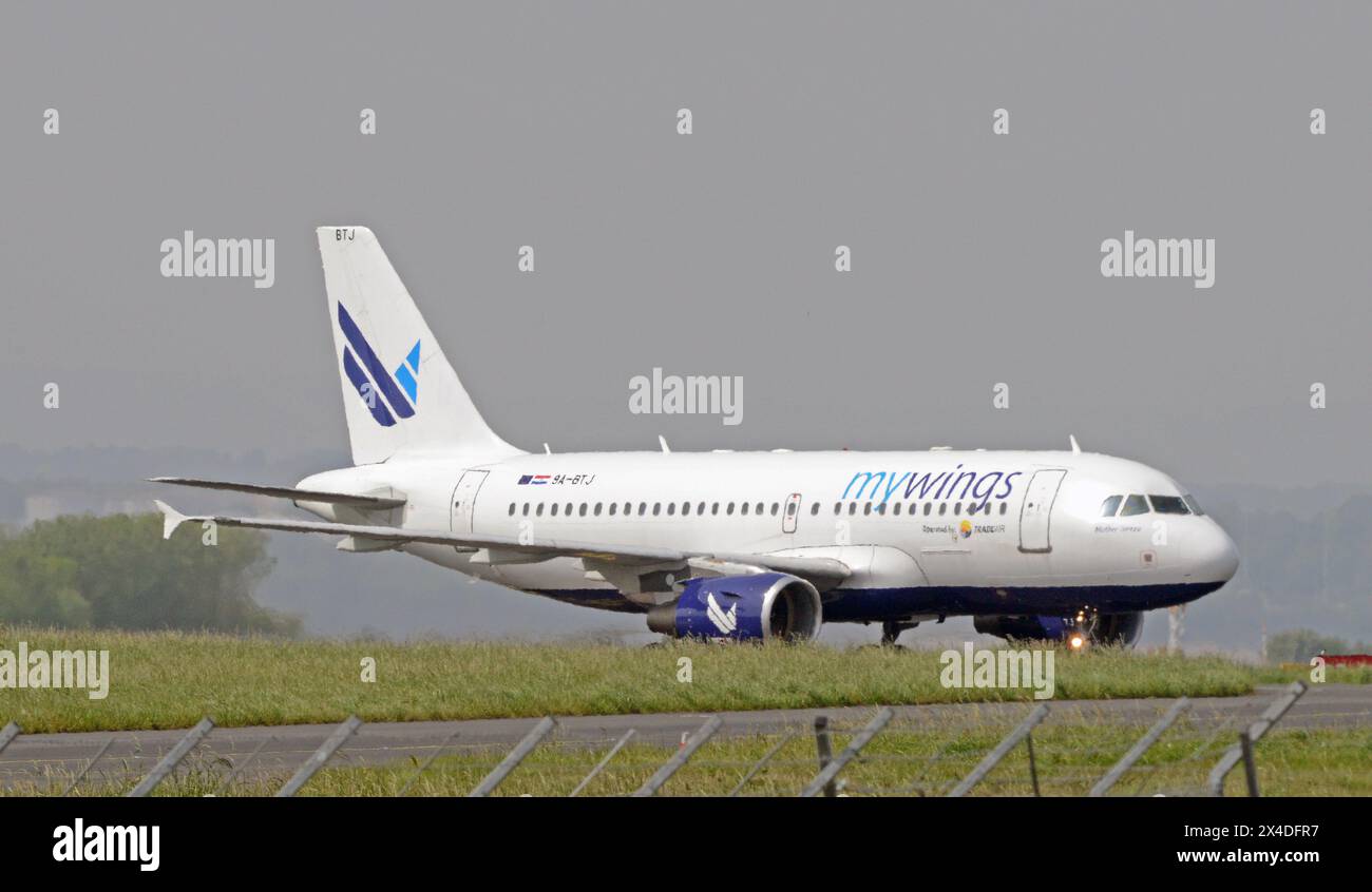 MYWINGS AIRBUS A319, 9A-BTJ, arriving on runway 09 from ATHENS ...