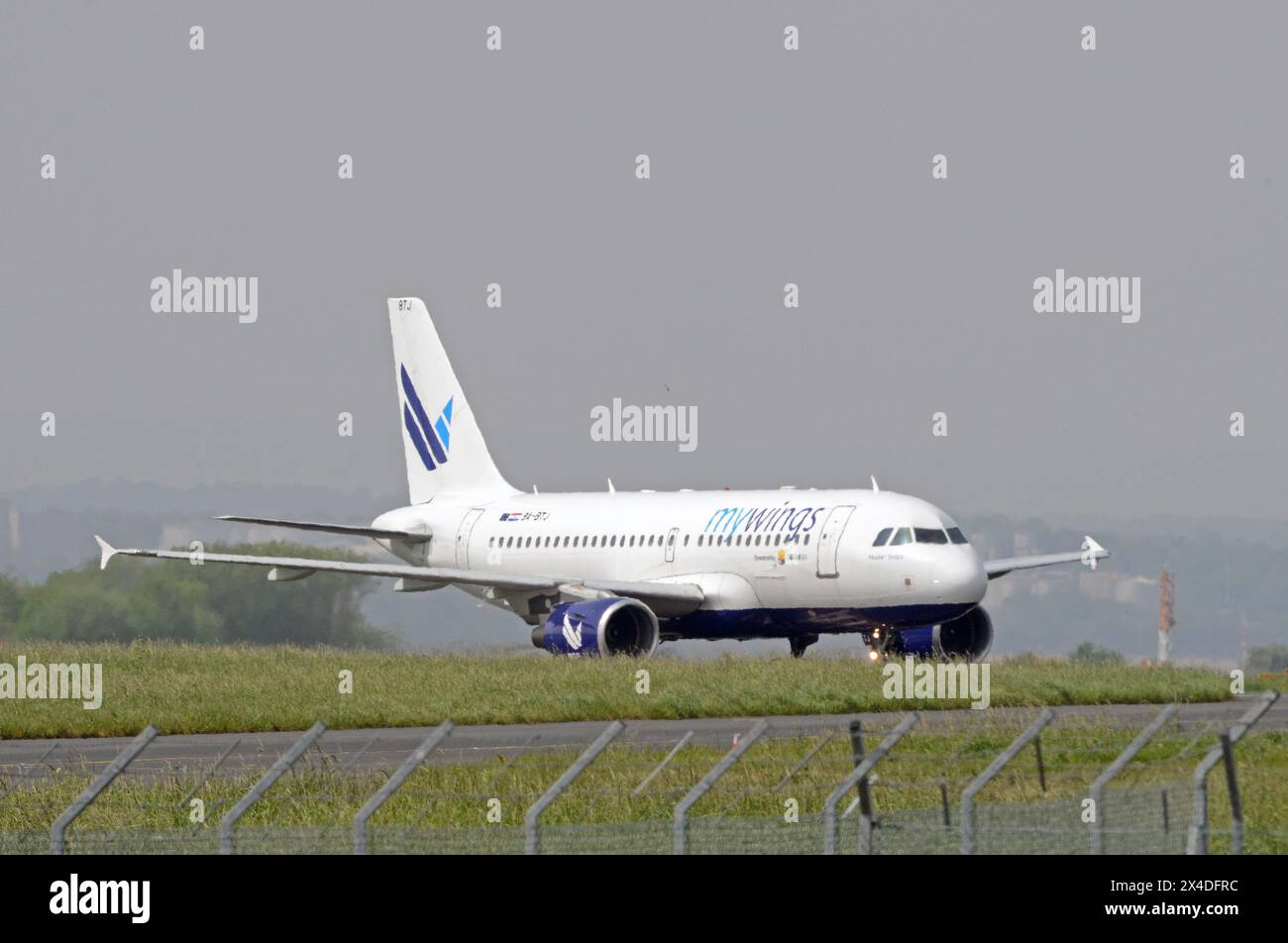 MYWINGS AIRBUS A319, 9A-BTJ, arriving on runway 09 from ATHENS ...