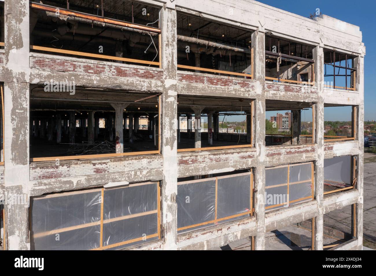 Detroit, Michigan - The abandoned Fisher Body 21 auto factory is being ...