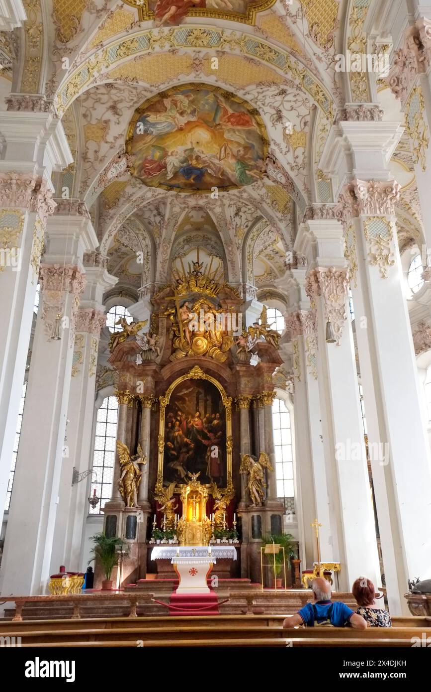 Munich, Germany. Cathedral with gilded altar. People in pews Stock ...