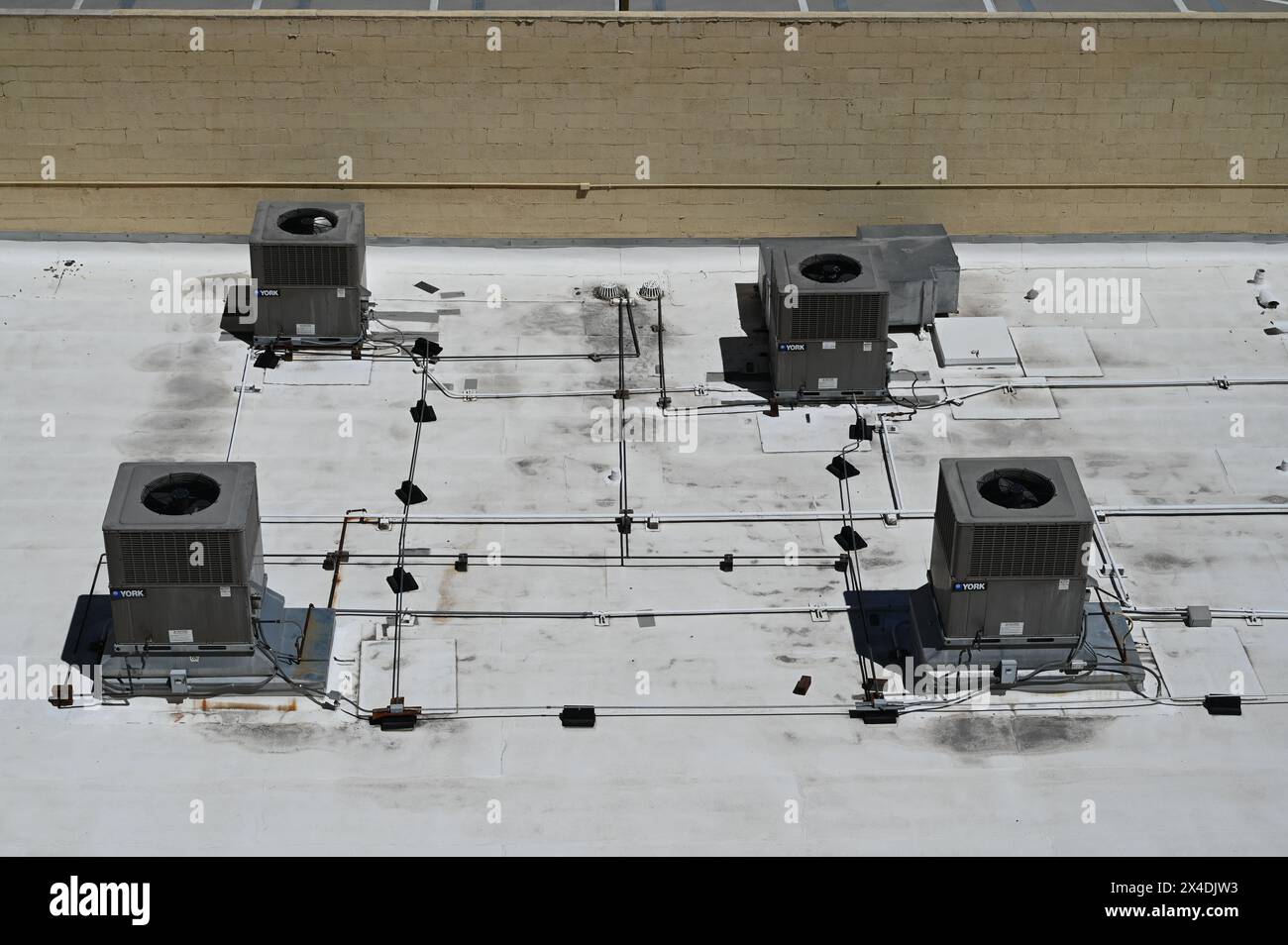 Roof top air conditioning units in Nevada Stock Photo - Alamy