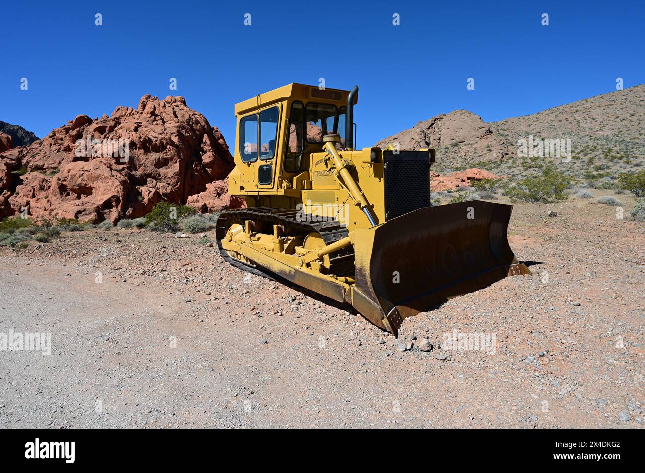 Digger fire hi-res stock photography and images - Alamy