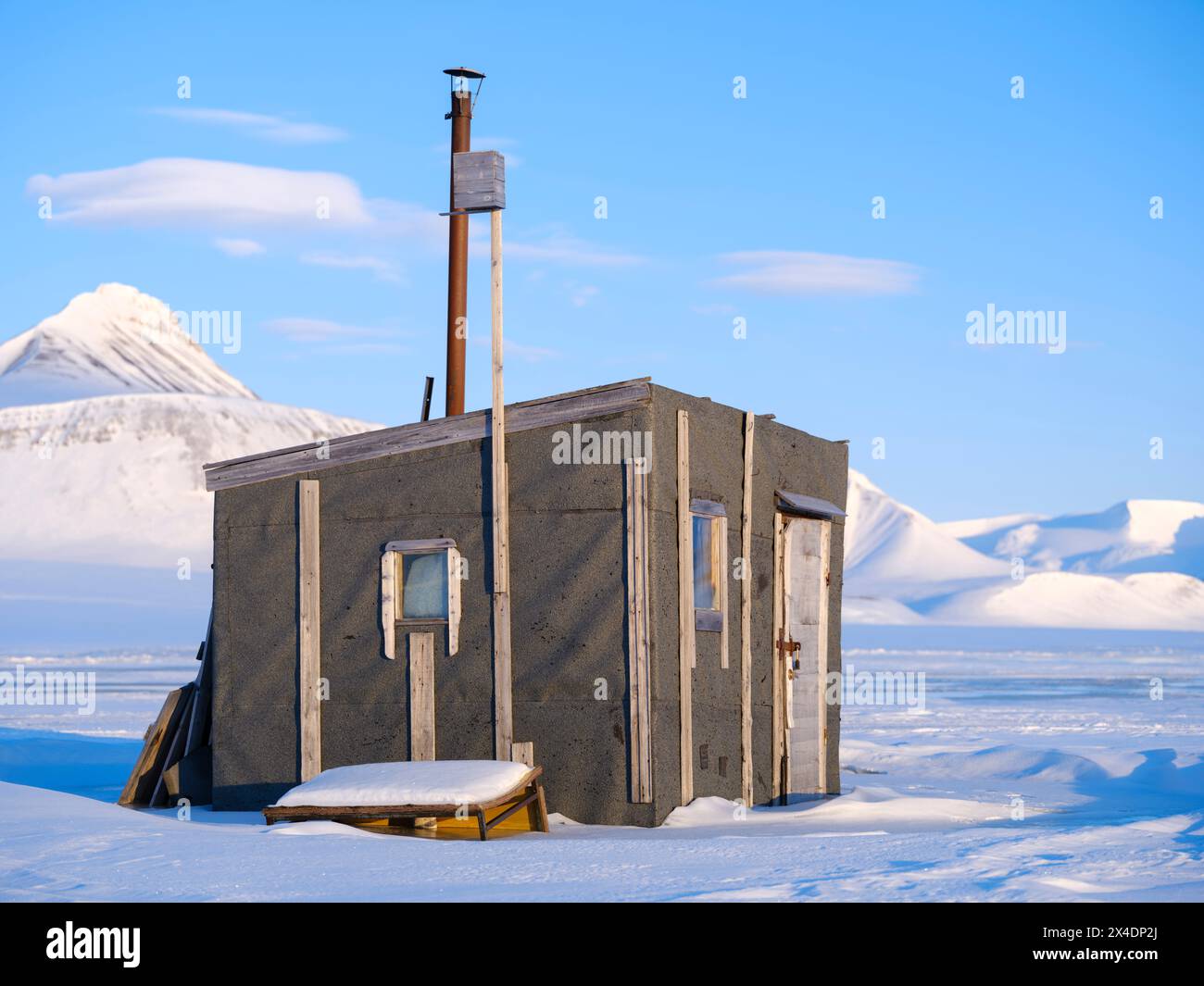 Simple hut. Landscape in Gronfjorden, Island of Spitsbergen. Arctic ...
