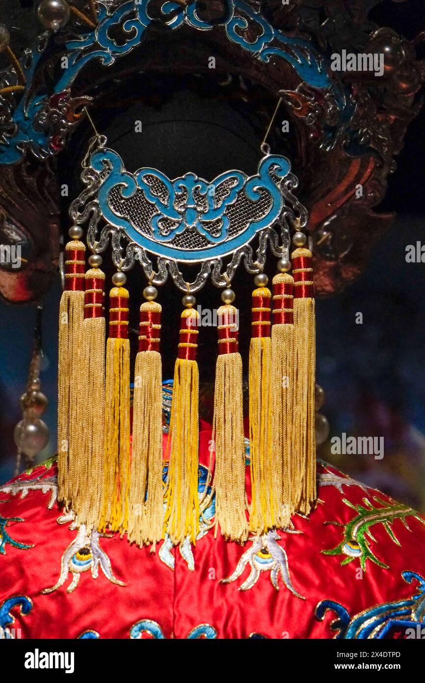 Chinese opera mask hi-res stock photography and images - Alamy