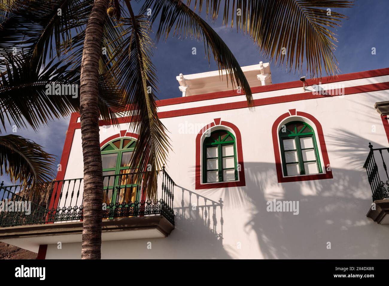 Colonial style buildings at Puerto de Mogan, Gran Canaria Stock Photo ...