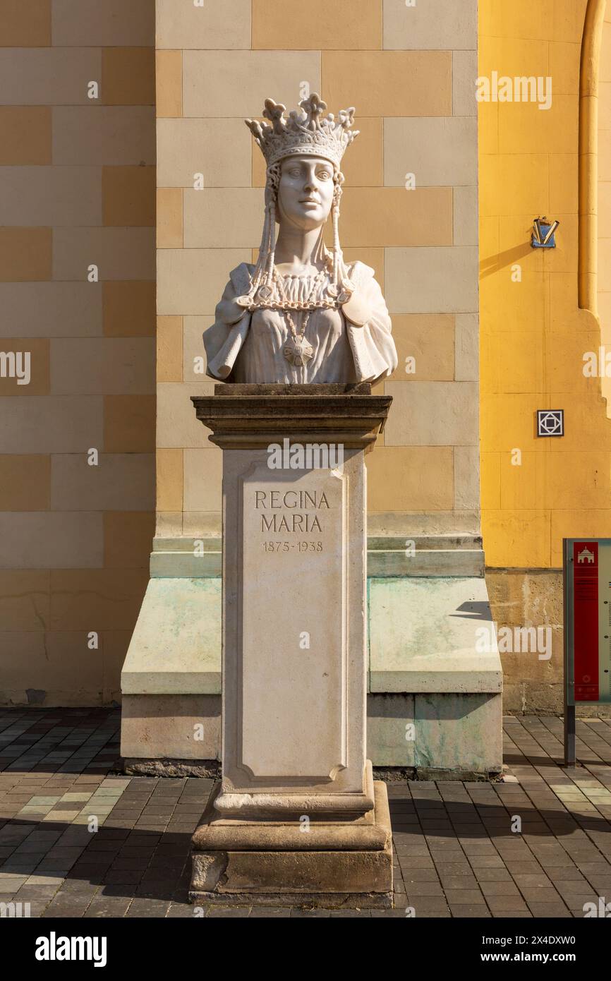 Romania, Transylvania. statue of Queen Maria Stock Photo - Alamy