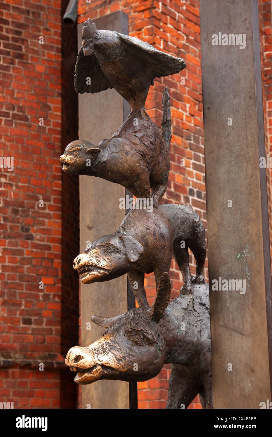 The Bremen Musicians Statue or the four animals statue in the old town ...