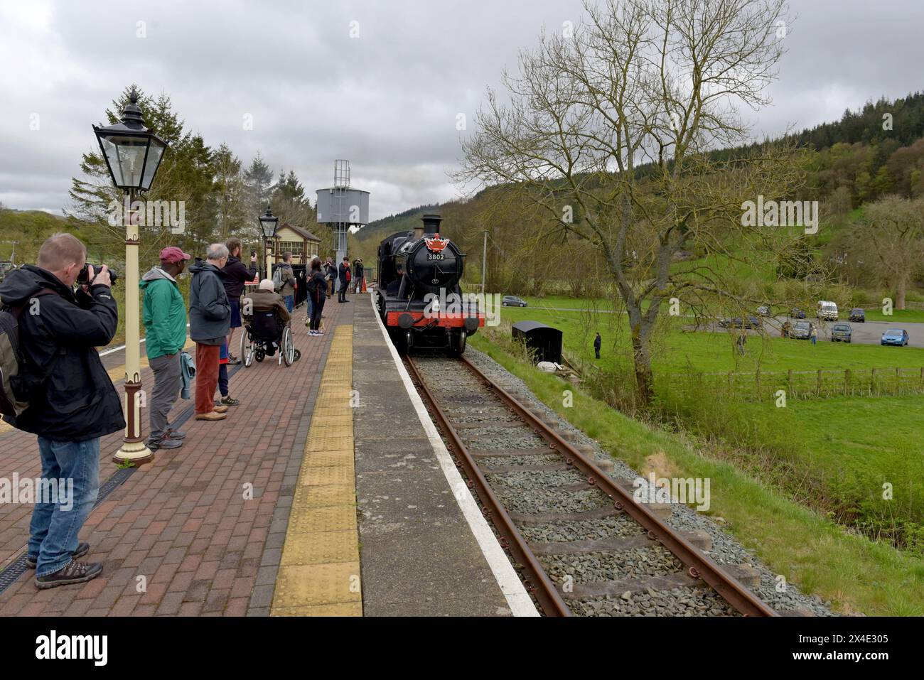 GWR 2-8-0 3802 arriving at Corwen Station at the Llangollen Railway ...