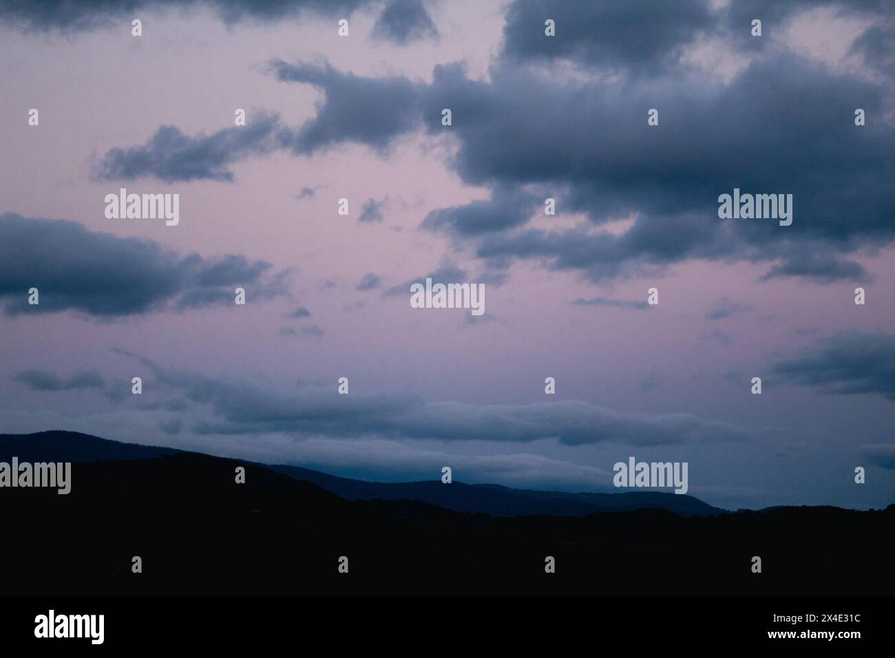 Purple morning sky before sunrise Stock Photo - Alamy