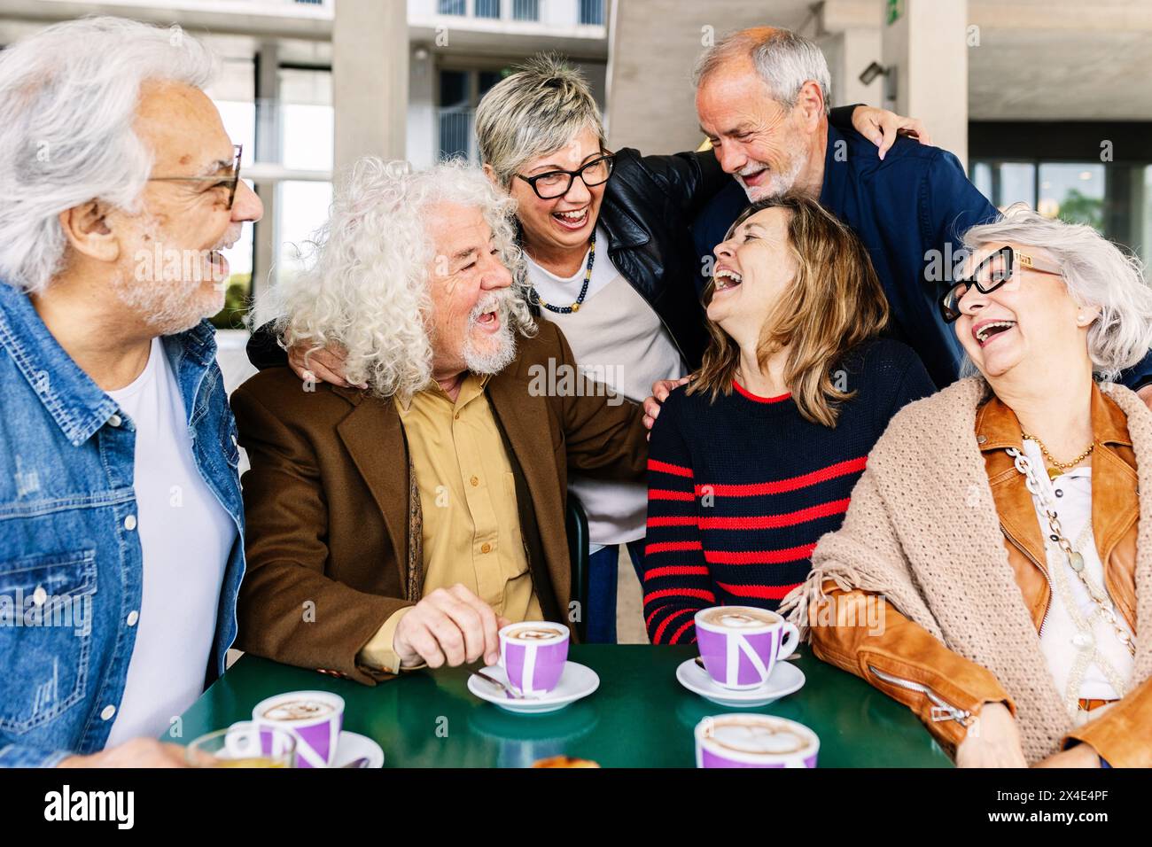 Old friends gathering cafe hi-res stock photography and images - Alamy