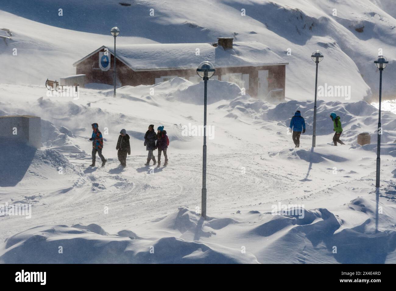 People walking windy day hi-res stock photography and images - Alamy