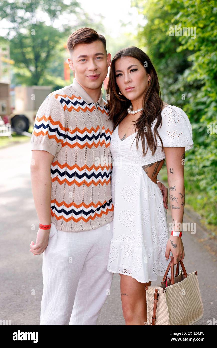 TikTok-Star Delano Joel und Reality-TV-Star Eleyna Caterina beim BILD ...