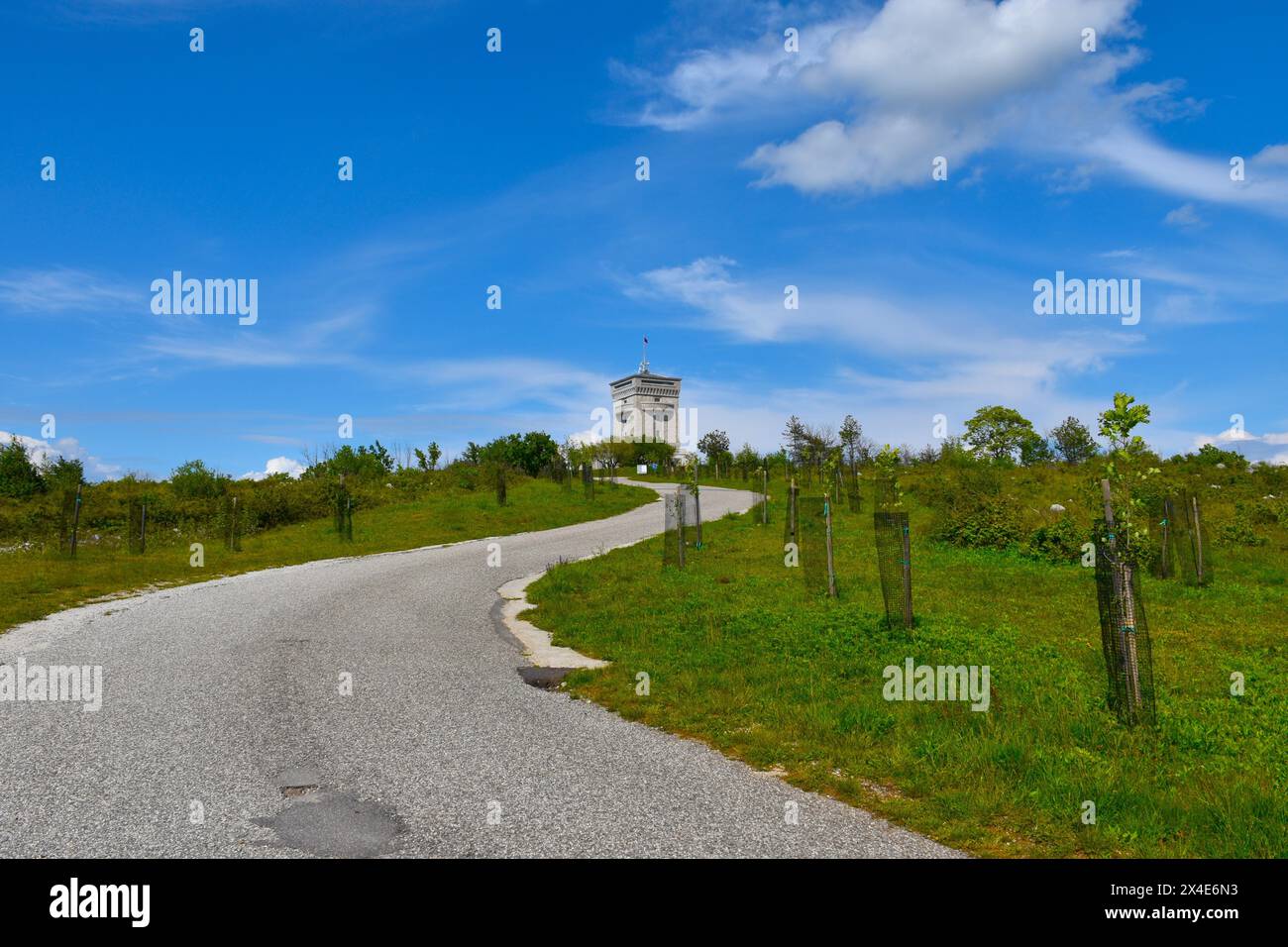 Asphlat road hi-res stock photography and images - Alamy