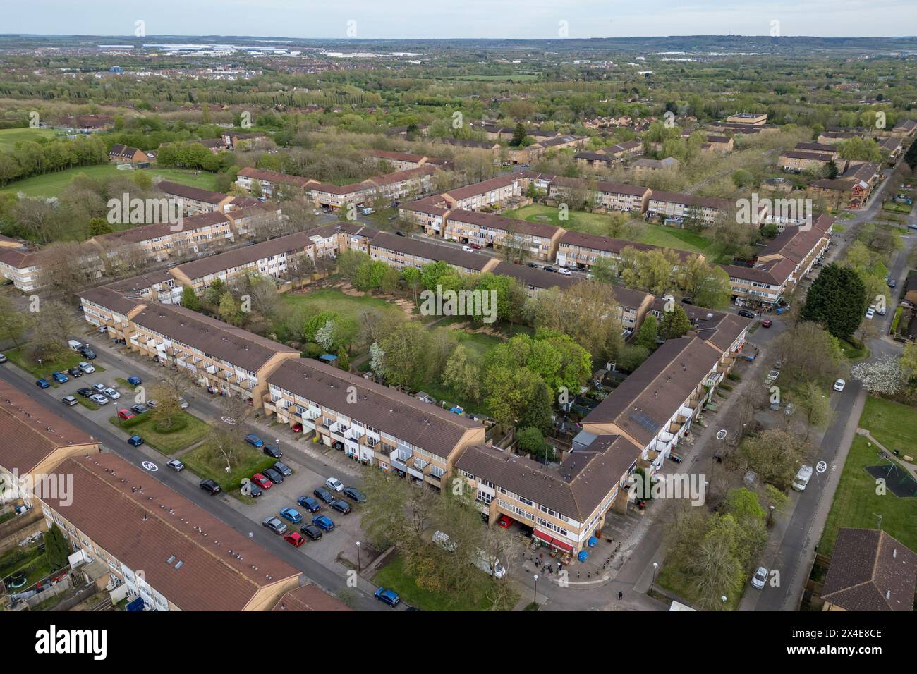 Aerial view of the Fishermead residential area of Milton Keynes, Bucks ...