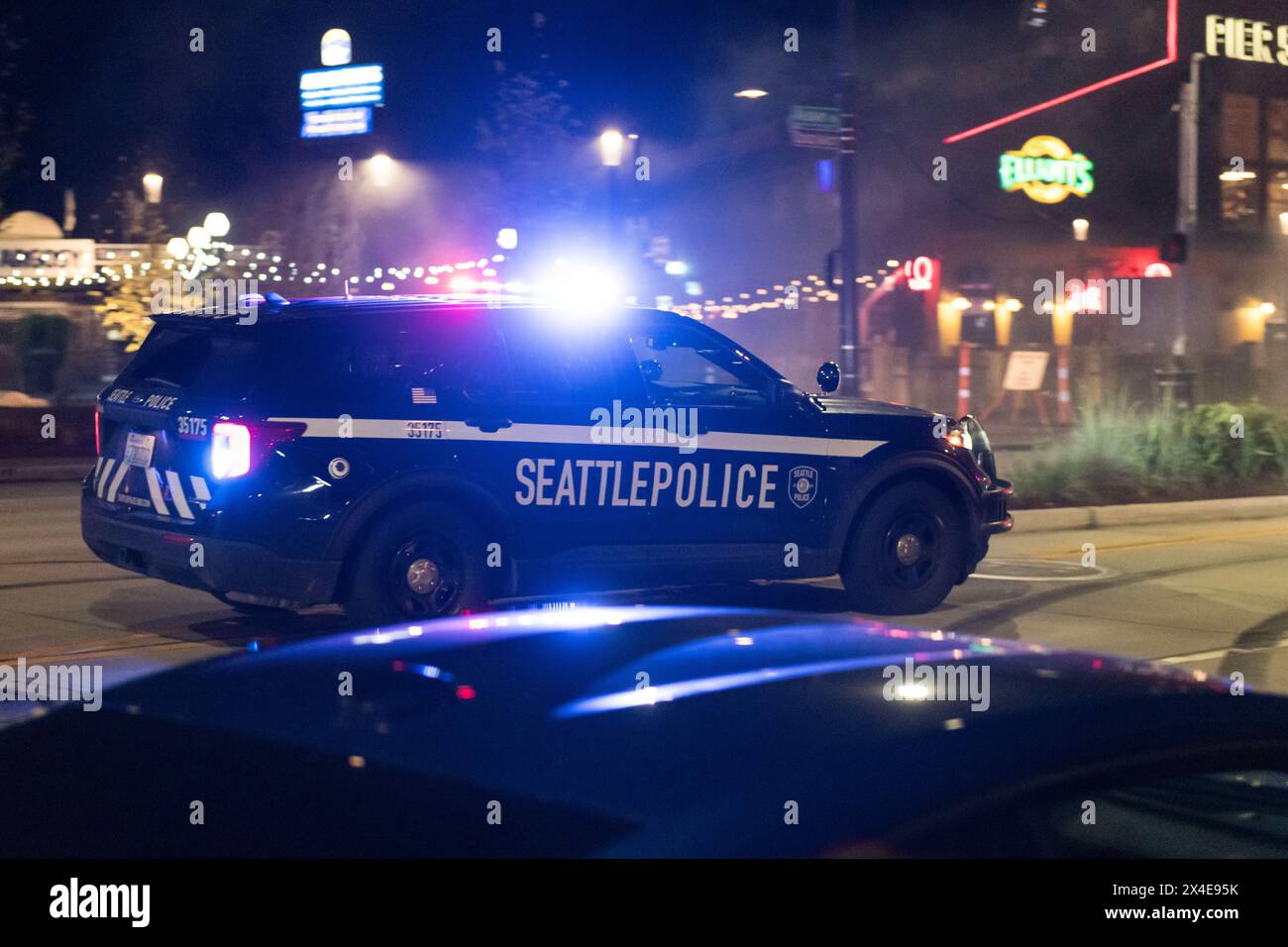 Seattle, USA. 27th Apr, 2024. Seattle Police chase a vehicle spinning ...