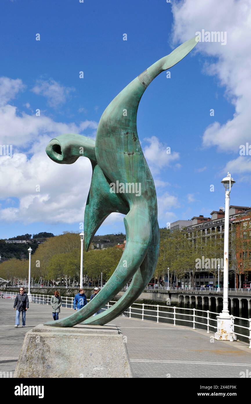 Statue sculpture riverfront hi-res stock photography and images - Alamy