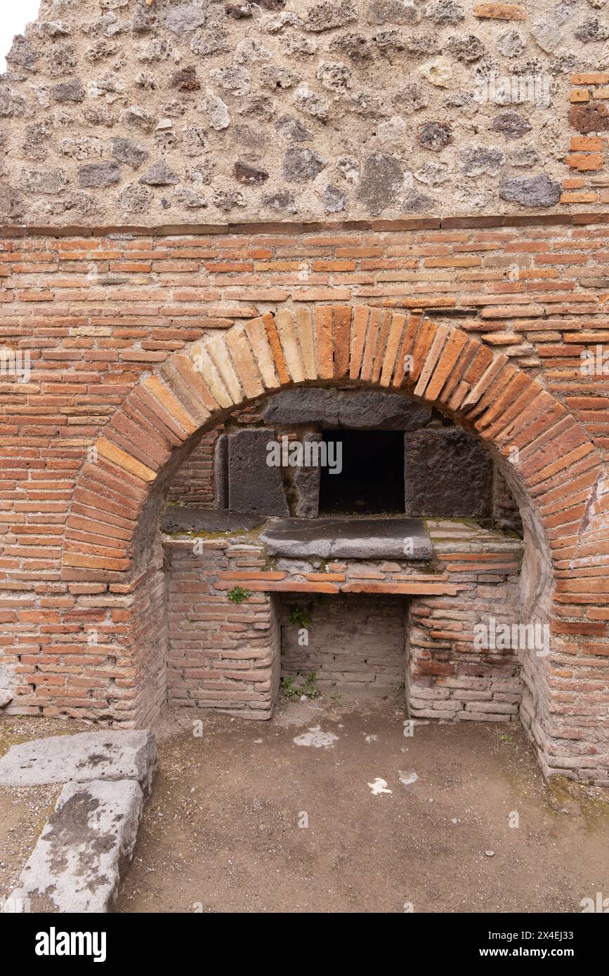 Ancient oven hi-res stock photography and images - Alamy