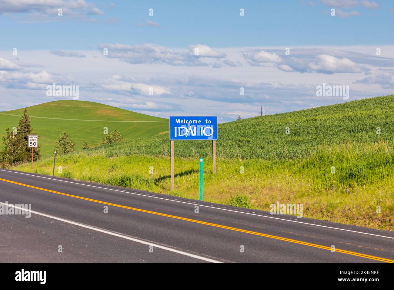 USA, Washington State, Palouse. Boundary sign between Washington and ...