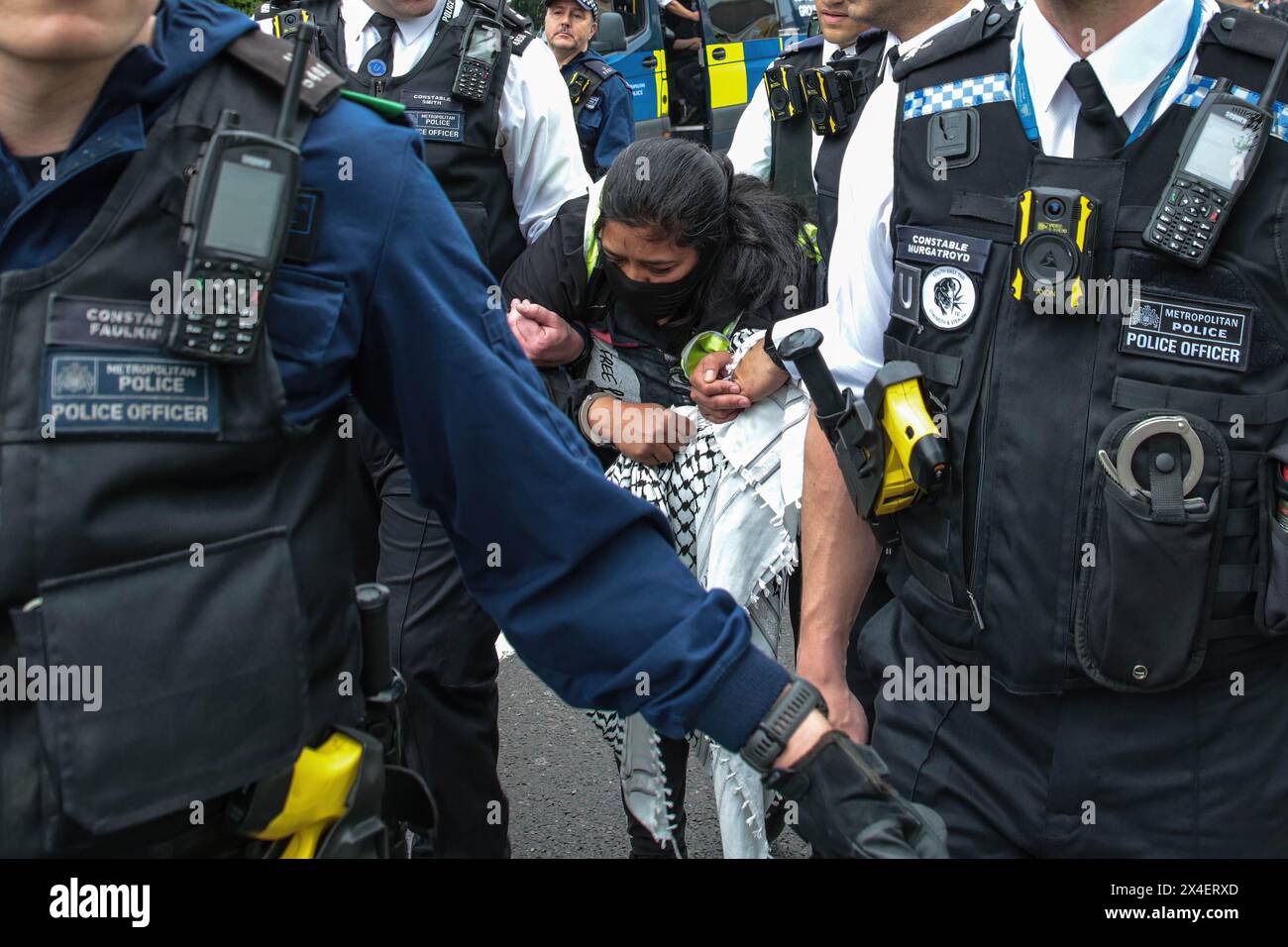 Police arrest peckham protesters hi-res stock photography and images ...