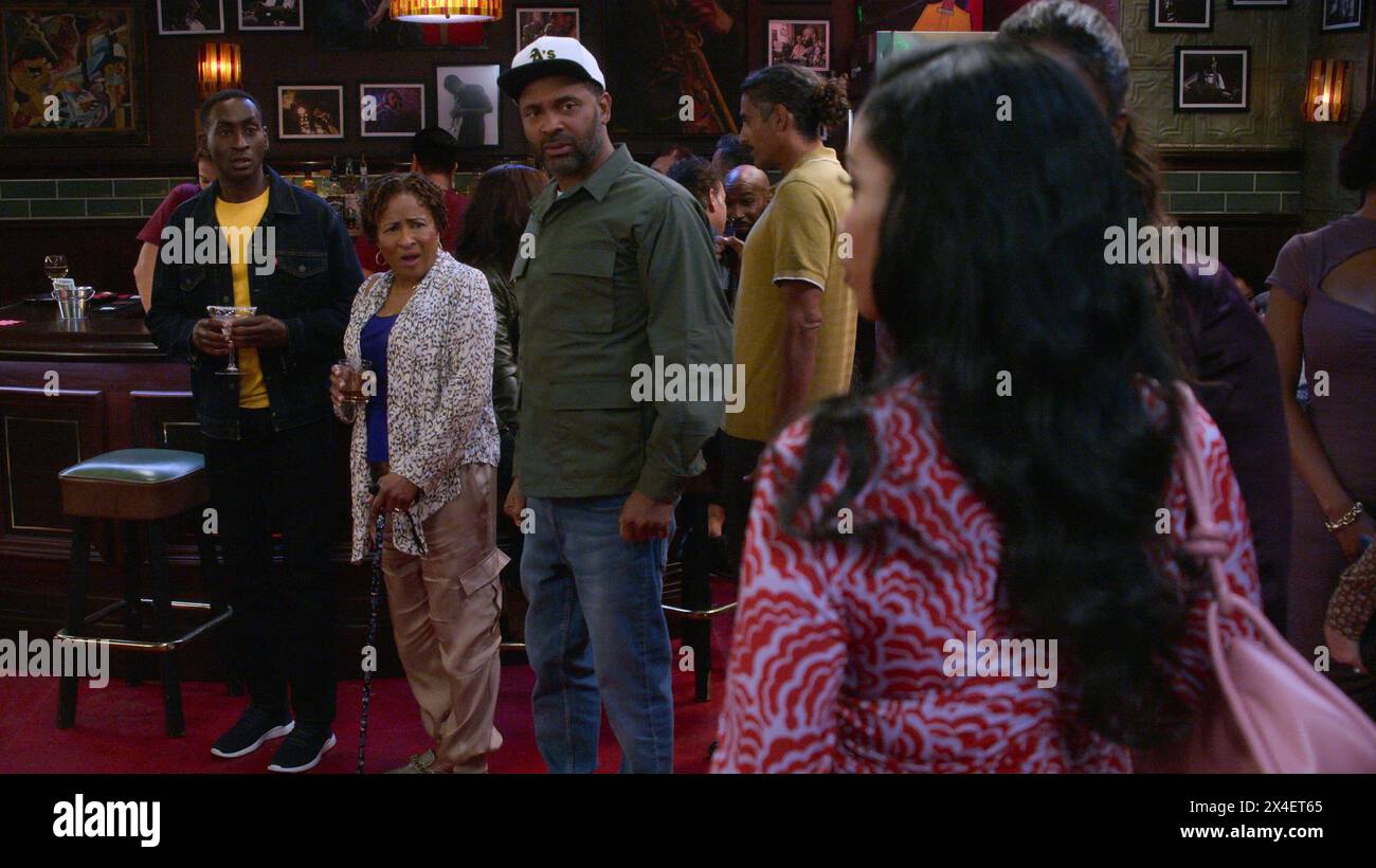 THE UPSHAWS, from left: Mike Estime, Wanda Sykes, Mike Epps, 'Ain't Broke', (Season 5, ep. 505 ...