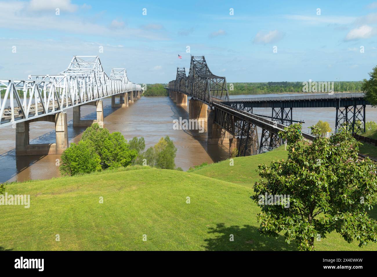 Vicksburg Bridge over Mississippi River. To the right is the Old ...